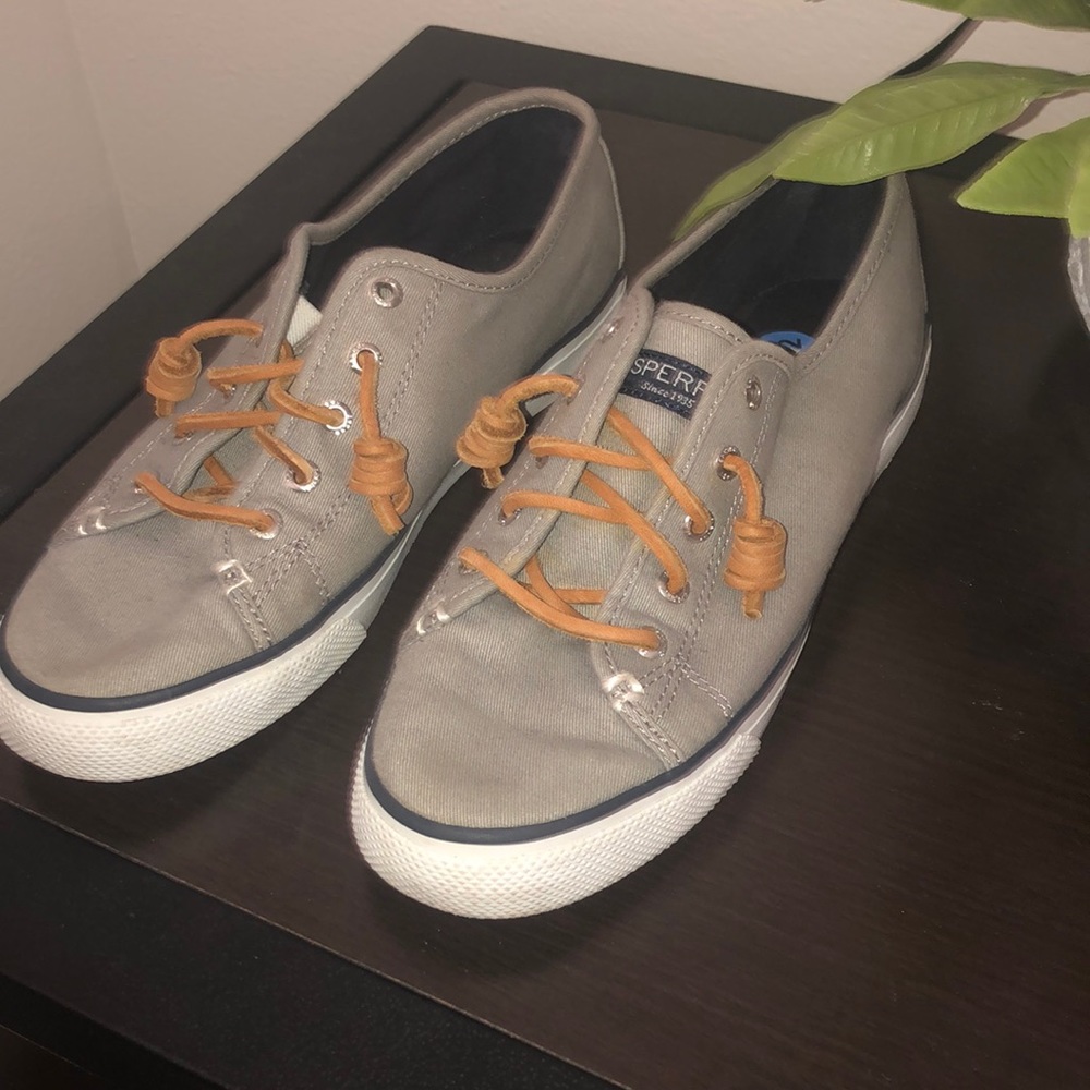 Grey Sperry Shoes - Gem